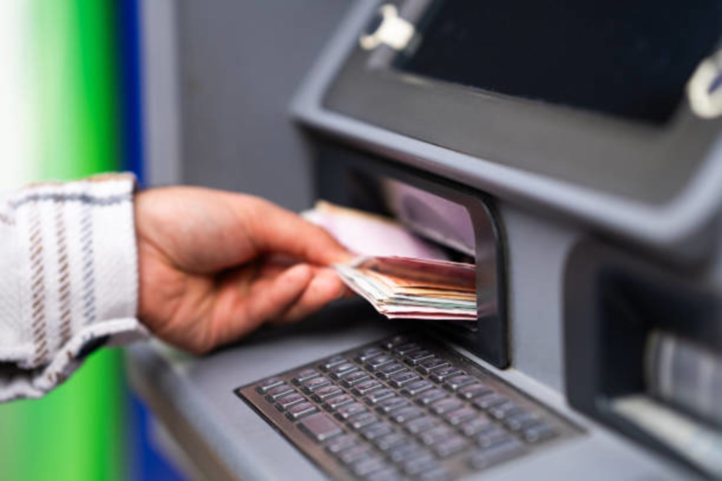 Mashreq Bank ATM(Banks & ATMs) in Business Bay, Dubai - HiDubai