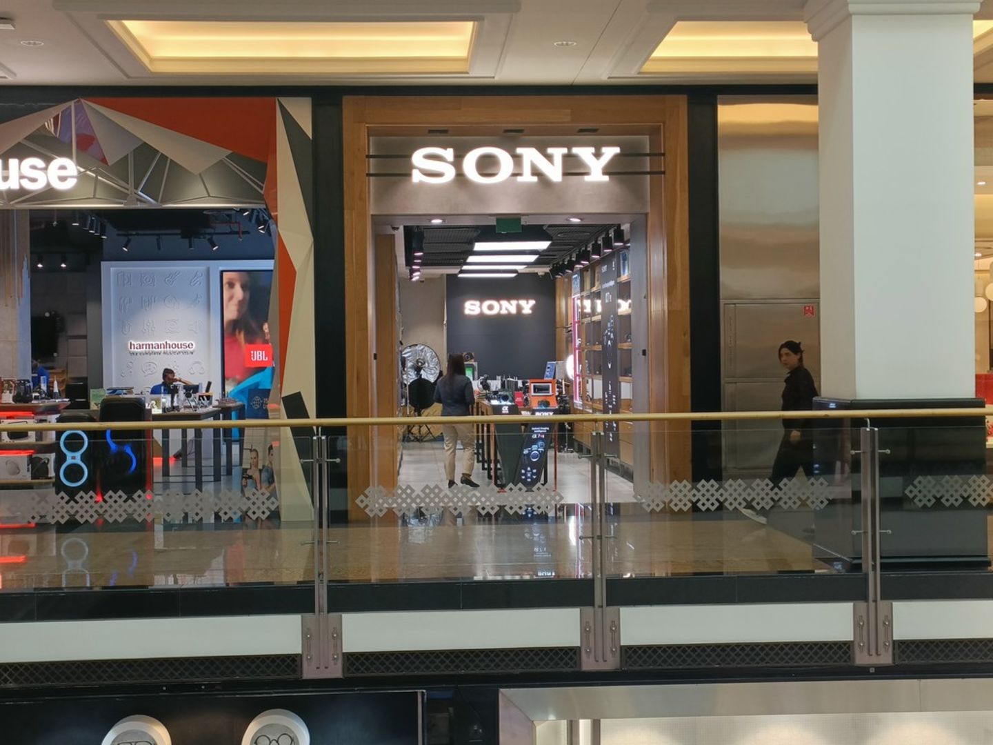 Sony(Consumer Electronics) in Al Barsha 1, Dubai - HiDubai