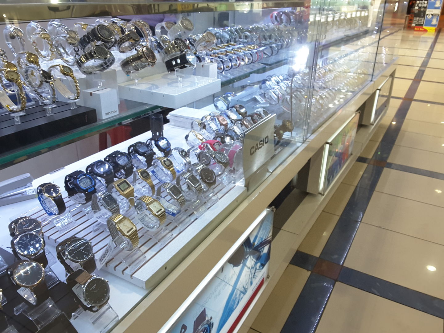 Time Centre(Watches & Eyewear) in Al Muteena, Dubai - HiDubai