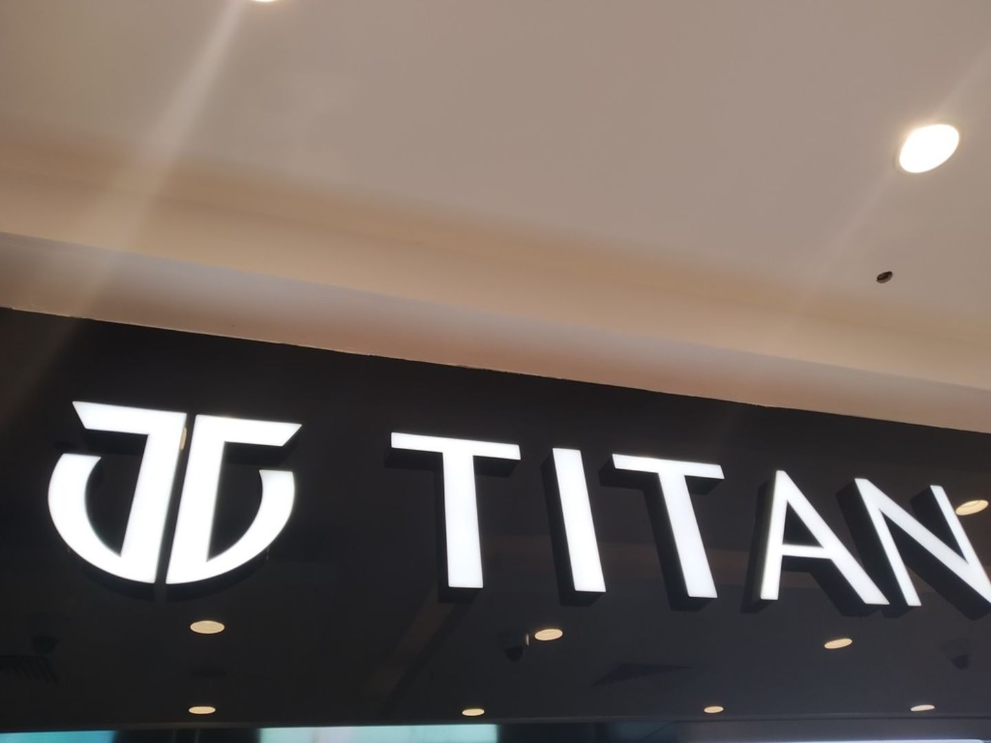Titan(Watches & Eyewear) in Muhaisnah 4, Dubai - HiDubai