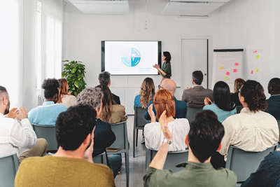 Acamind Academy(Training & Learning Centres) in Al Karama, Dubai - HiDubai