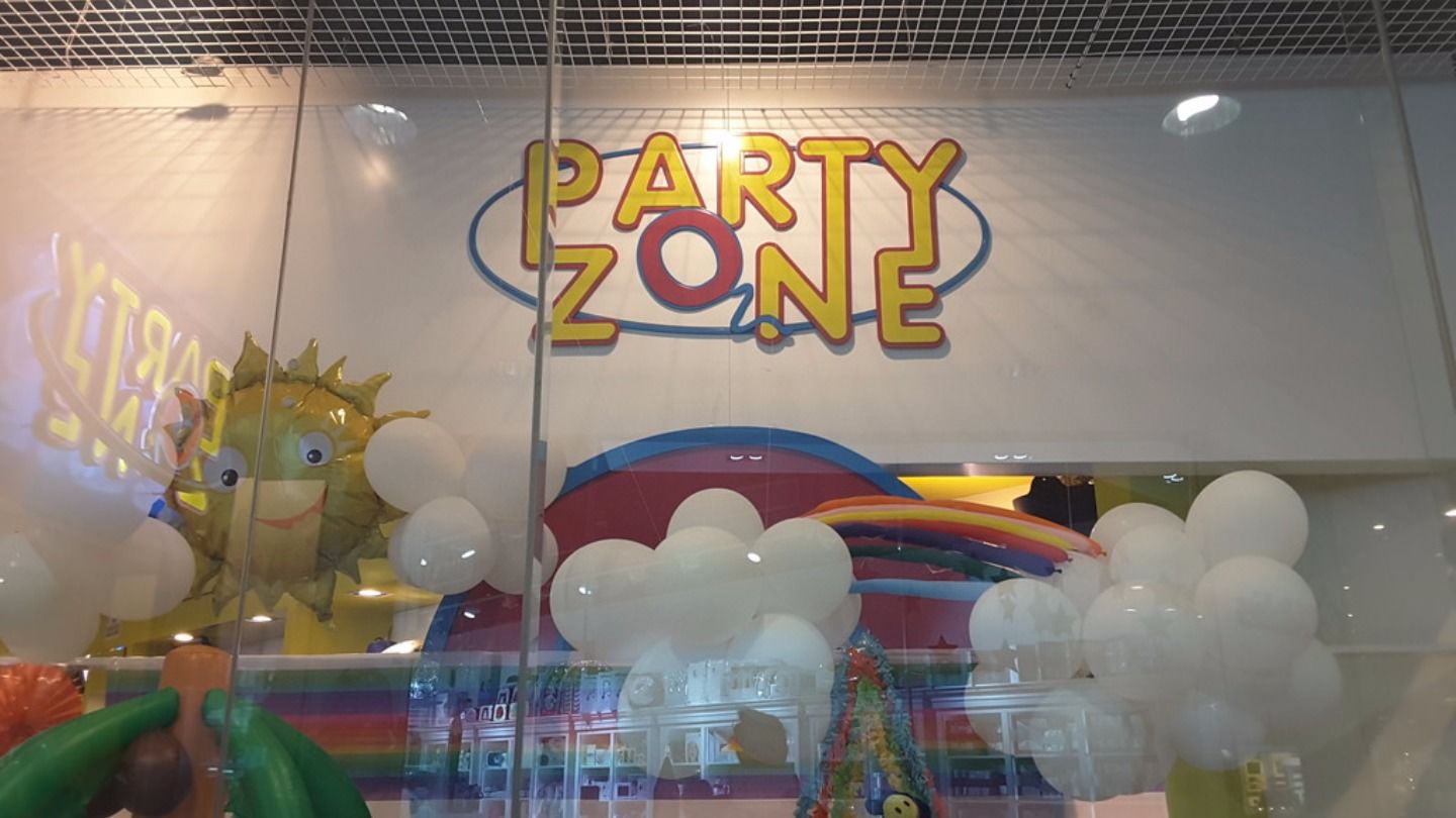Party Zone(Party Supplies & Costumes) in Jumeirah 1, Dubai - HiDubai