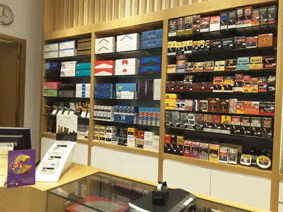 Smokers Centre(Smoking Centers) in Port Saeed, Dubai - HiDubai