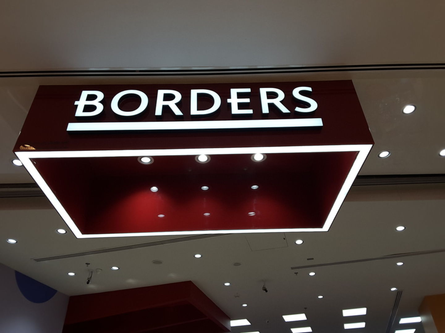 Borders(Office Supplies & Stationery) in Al Rigga, Dubai - HiDubai