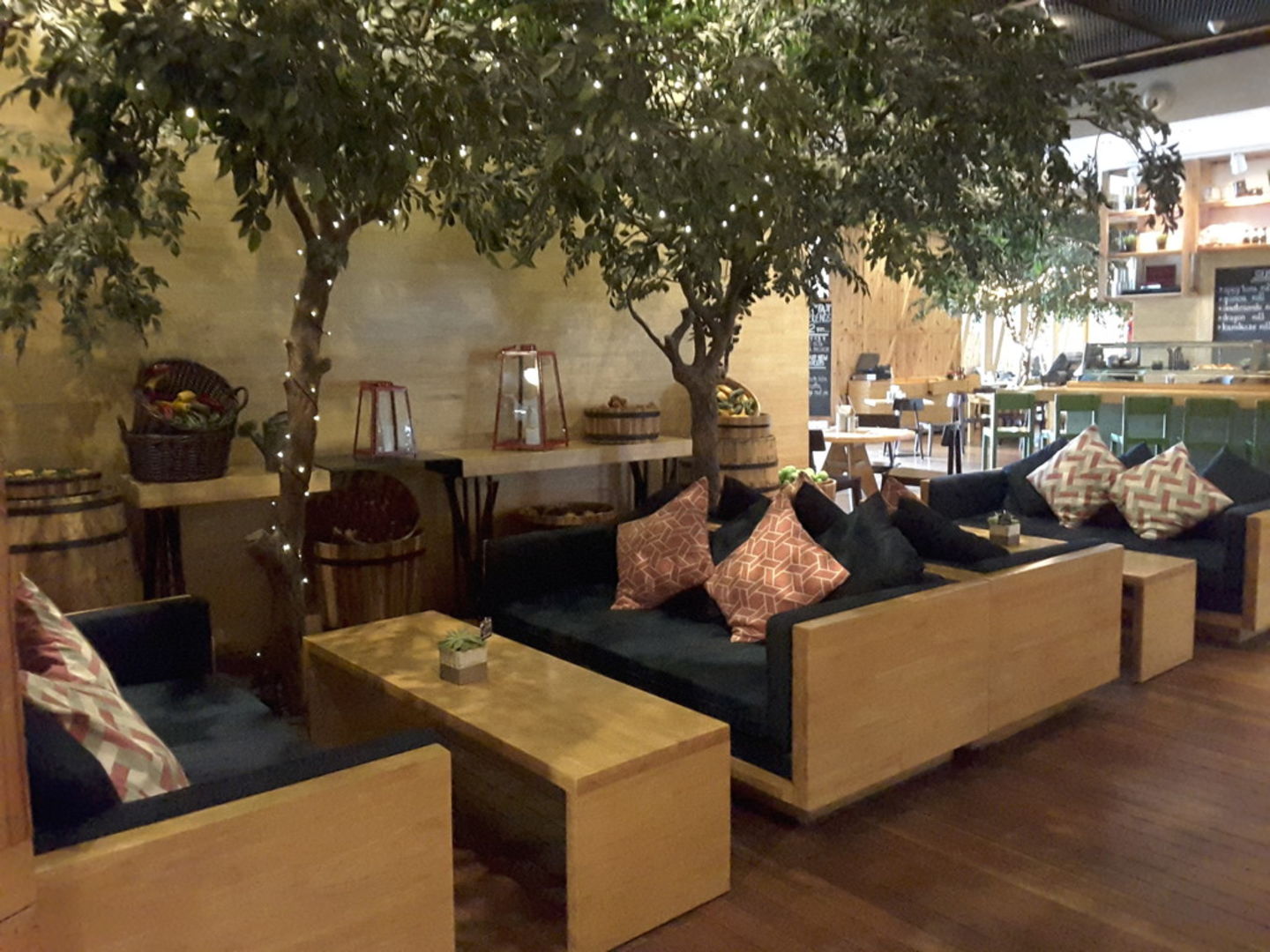 Social House(Restaurants & Bars) in Burj Khalifa, Dubai - HiDubai