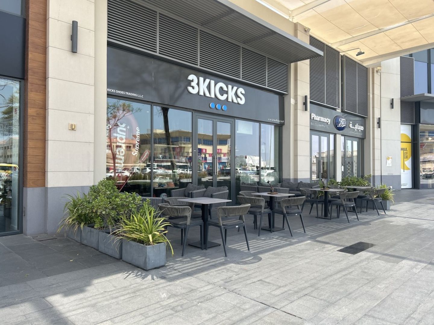 3 Kicks Shoes Trading(Footwear) in Al Wasl, Dubai - HiDubai