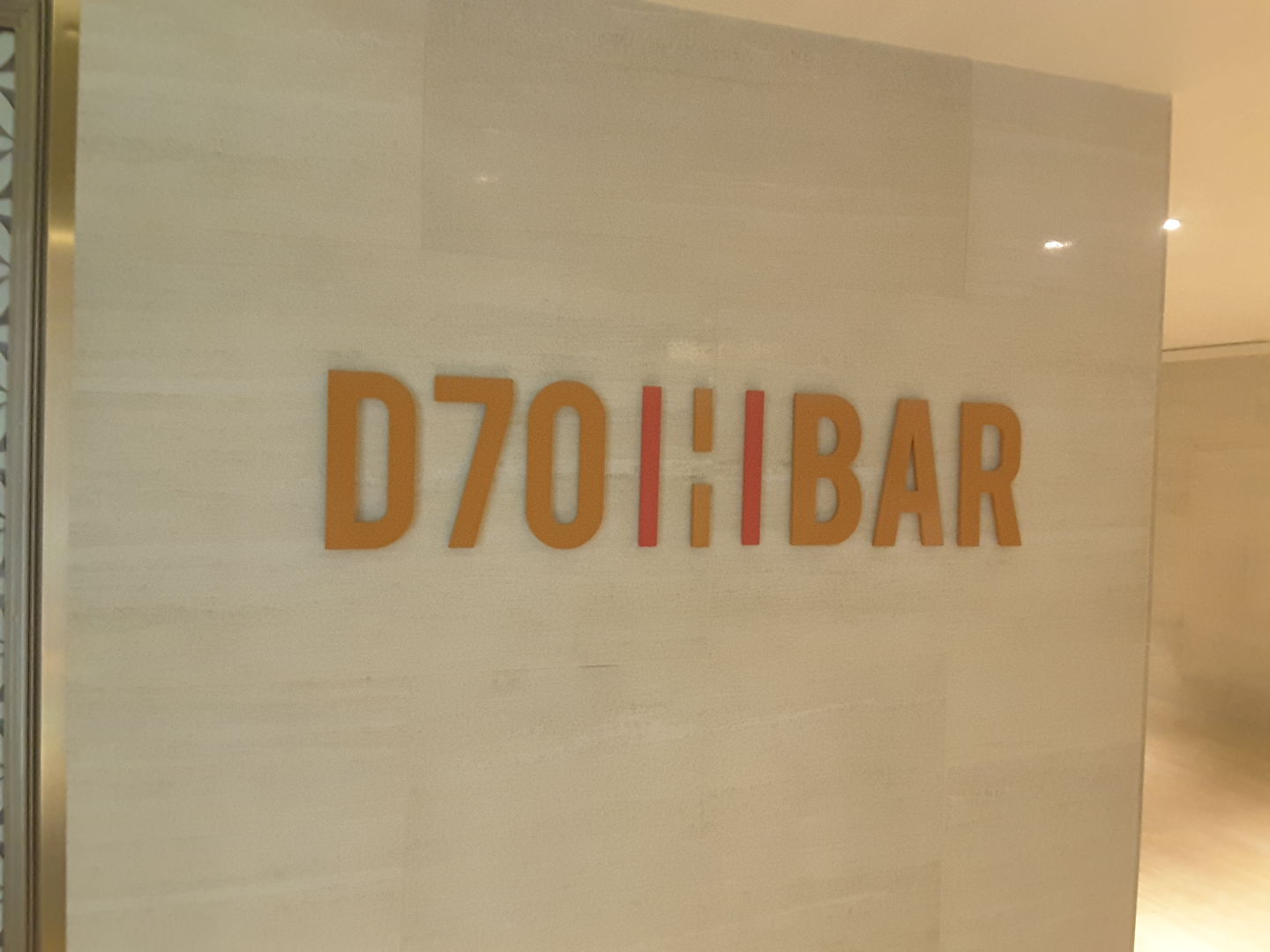 D70 Bar(Restaurants & Bars) in Al Garhoud, Dubai - HiDubai