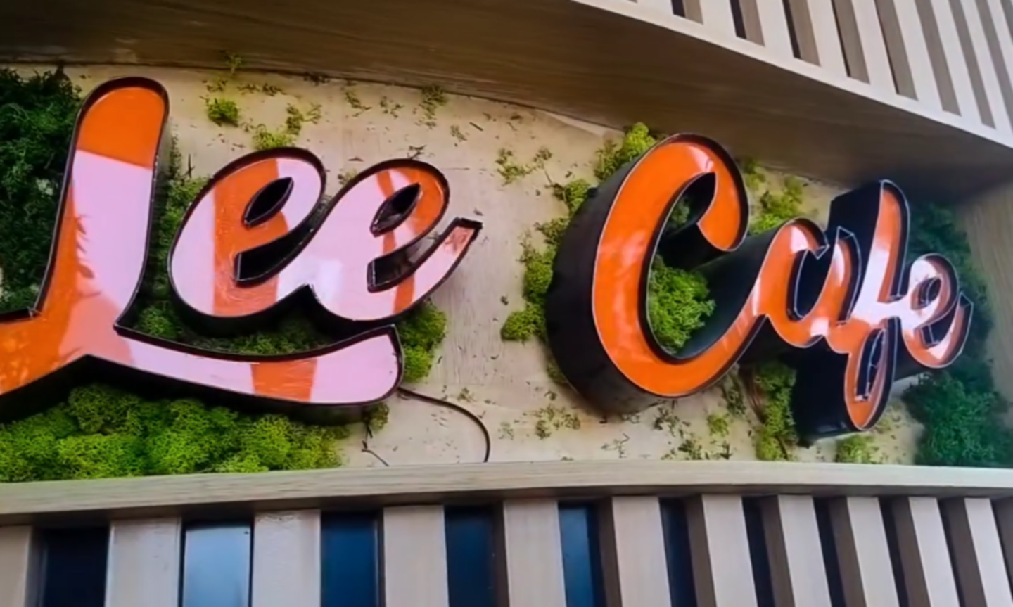 Lee Cafe(Restaurants & Bars) in Mankhool, Dubai - HiDubai