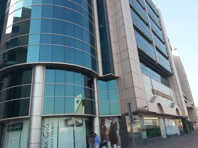 Warba Centre(Shopping Centres & Malls) in Al Muraqqabat, Dubai - HiDubai