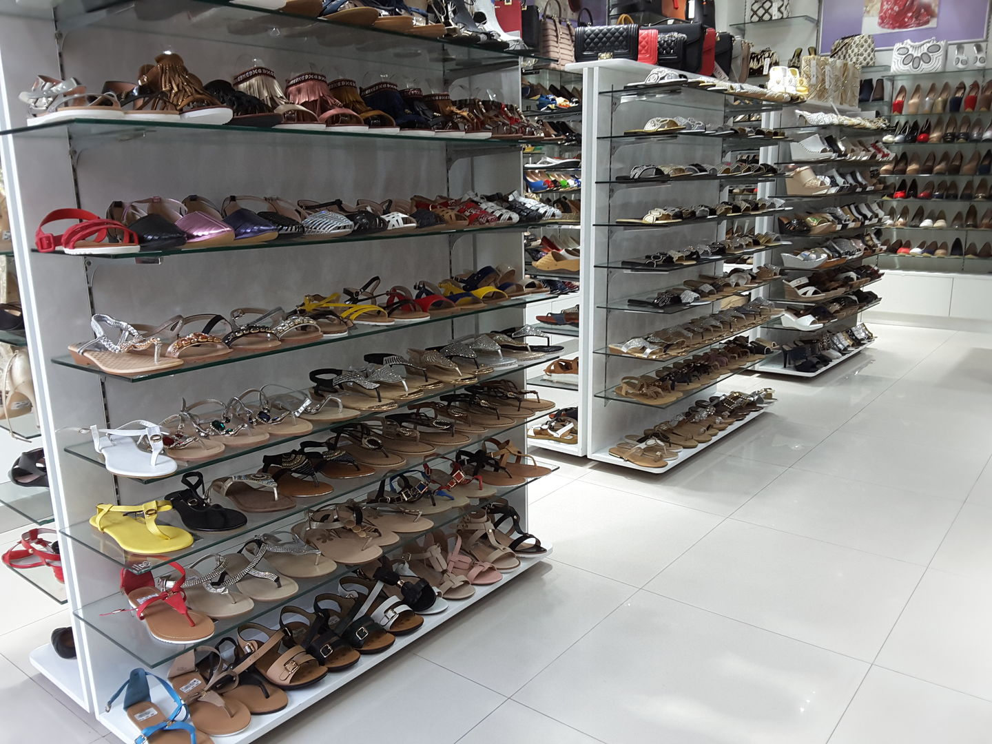 Shoezies Trading(Footwear) in Hor Al Anz East, Dubai - HiDubai