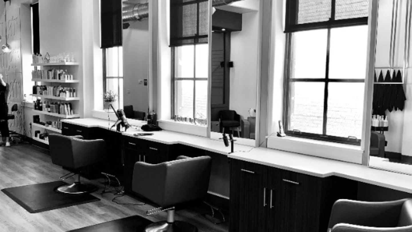 Sujan Star Gents Salon(Beauty Salons) in Al Daghaya, Dubai - HiDubai
