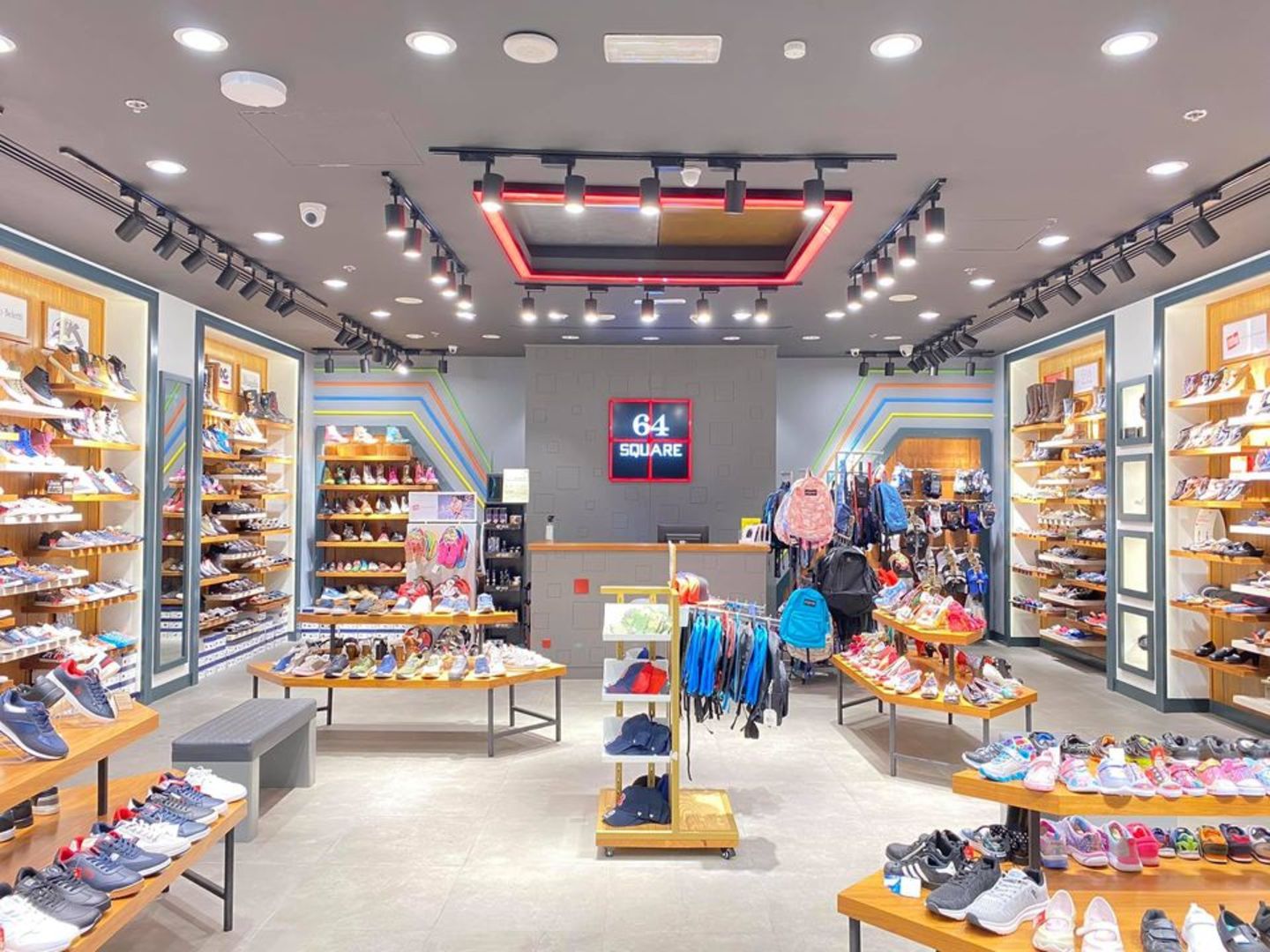 64 Square(Fashion) in Al Muraqqabat, Dubai - HiDubai