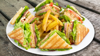 Crazy Shawarma(Restaurants & Bars) in Al Karama, Dubai - HiDubai