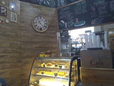 Tea Room Cafe(Coffee Shops) in Business Bay, Dubai - HiDubai