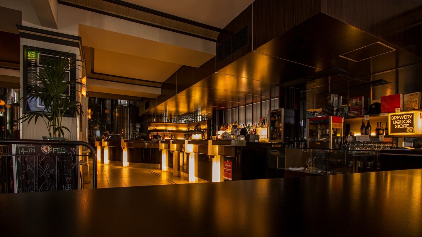 The Falcon Lounge(Restaurants & Bars) in Dubai World Trade Centre ...