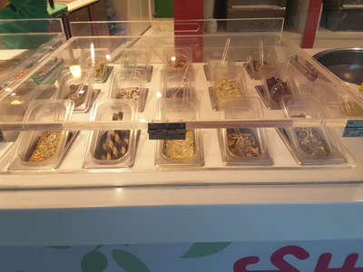 Yogurtberry(Bakeries, Desserts & Sweets) in Mankhool, Dubai - HiDubai