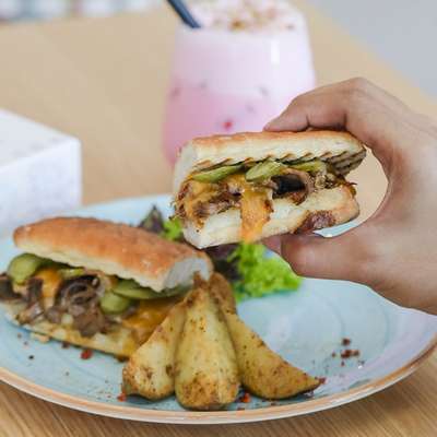 Unwind Speciality Boardgame Cafe(Coffee Shops) in Zabeel Park (Al Kifaf ...