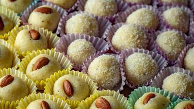 Sada Punjab Sweets(Bakeries, Desserts & Sweets) in Al Fahidi (Al Souq ...