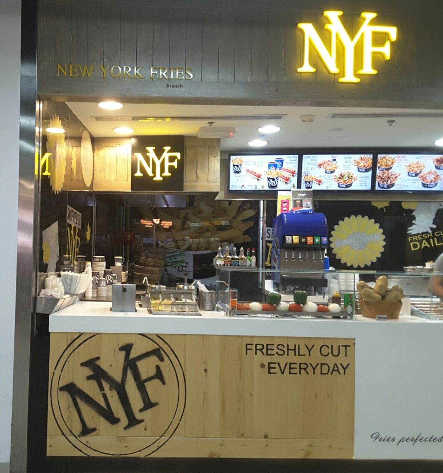 New York Fries(Restaurants & Bars) in Umm Nahad 1, Dubai - HiDubai