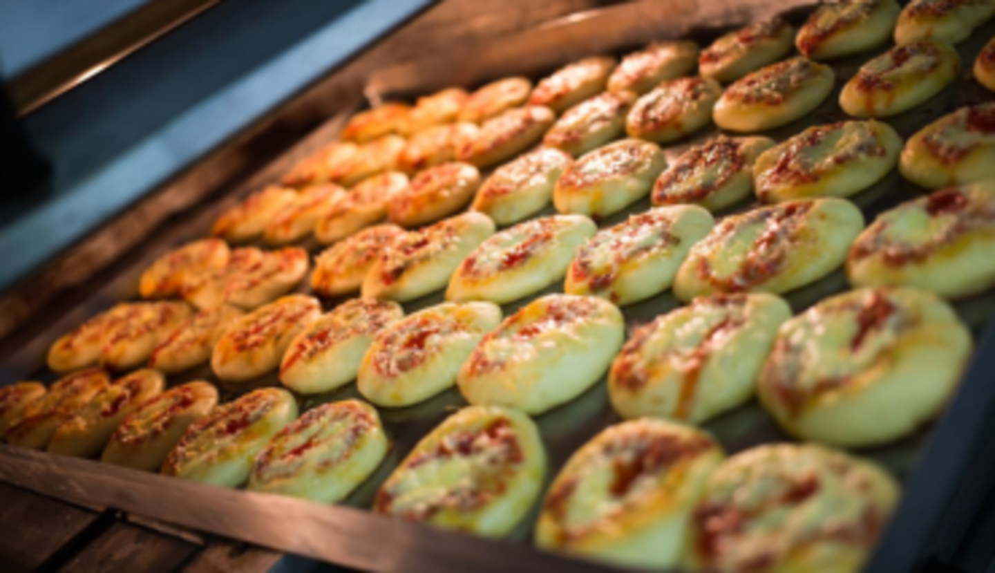 Caesars Restaurant & Confectionery(Bakeries, Desserts & Sweets) in Umm ...