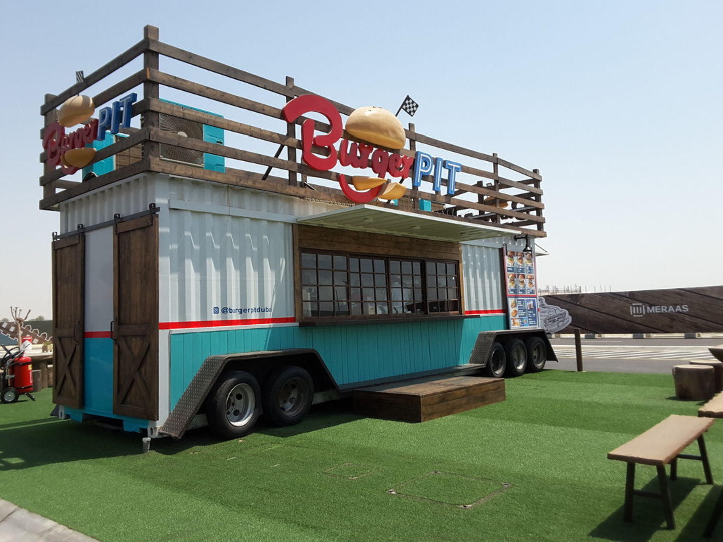 Burger Pit(Restaurants & Bars) in Al Khawaneej 1, Dubai - HiDubai