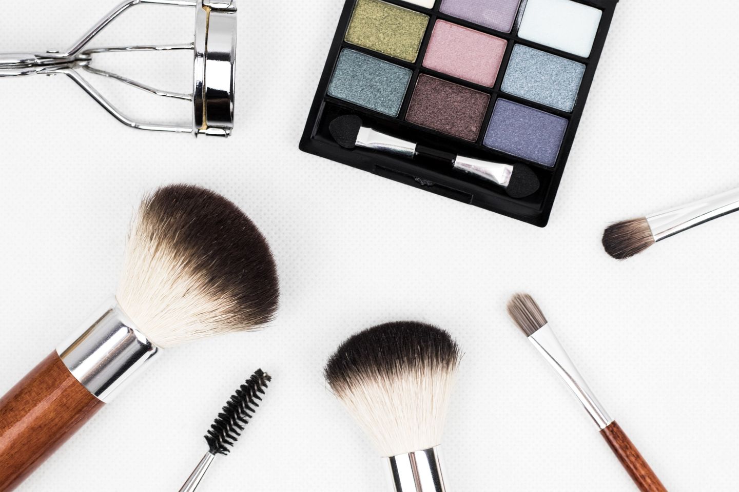 Eyebrows Dubai(Specialty Clinics) in Umm Suqeim 3, Dubai - HiDubai