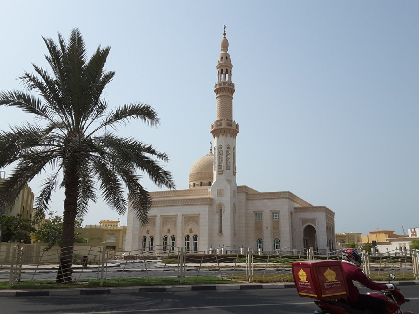 Rashid Al Hadeeth Mosque(Religious Centres) in Jumeirah 1, Dubai - HiDubai