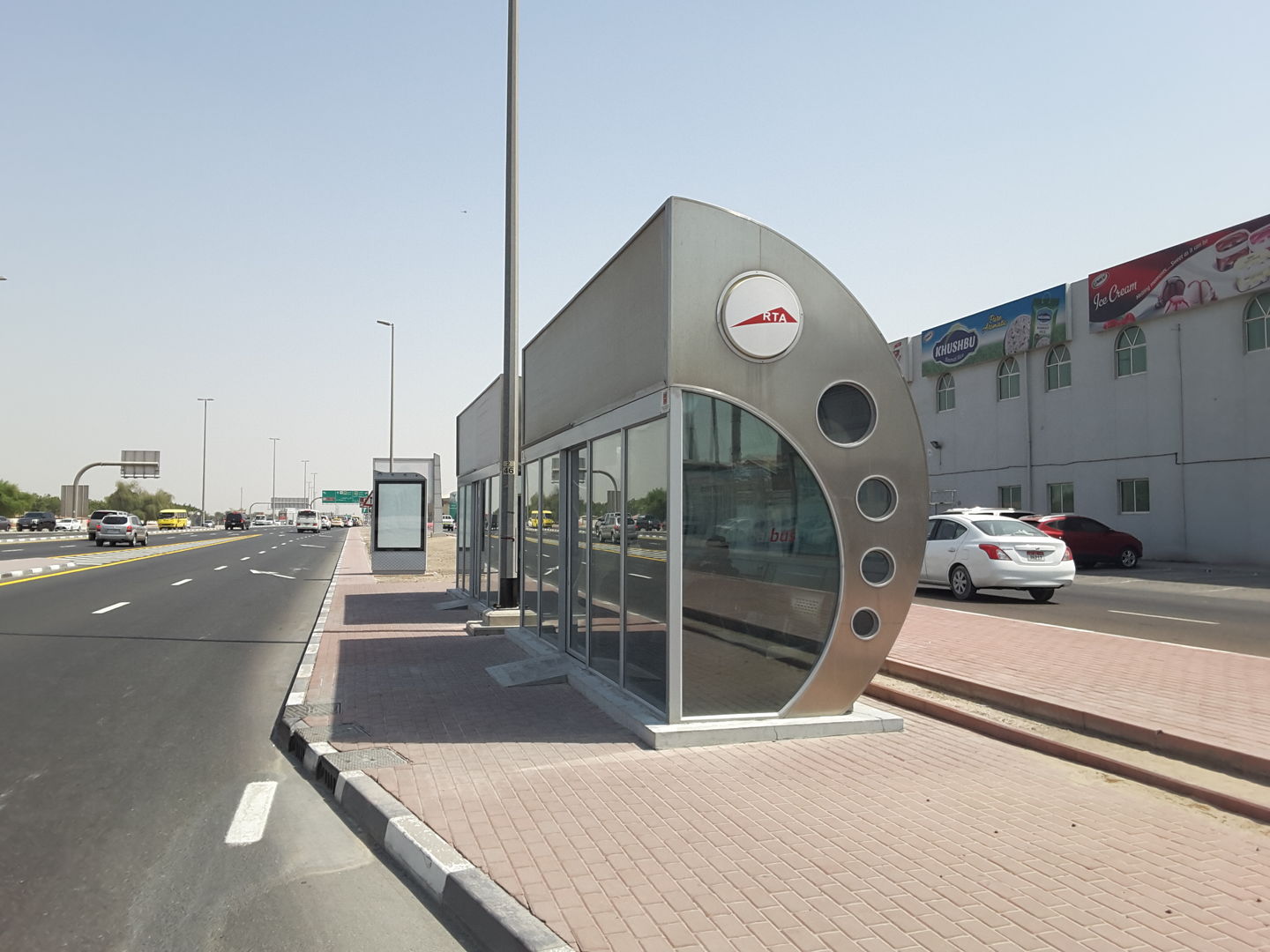 Safa Intersection Bus Stop(Public Transport) in Al Quoz 1, Dubai - HiDubai
