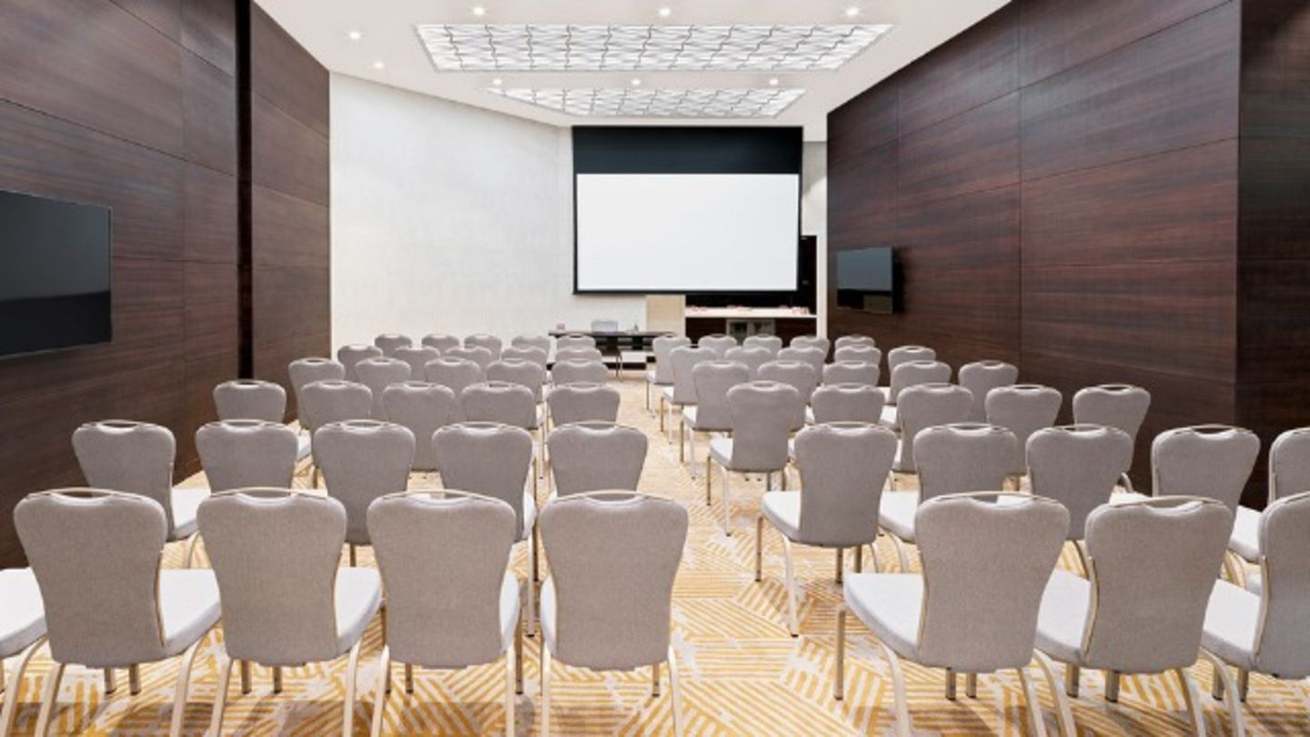 Paris Meeting Room(Business Incubators And Co-working Spaces) in Umm ...