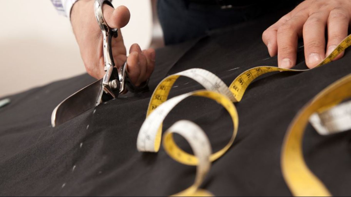 Zanha Tailoring & Embroidery(Tailoring) in Al Ras, Dubai - HiDubai