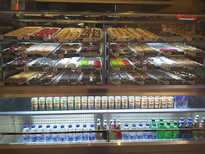 Krispy Kreme(Bakeries, Desserts & Sweets) in Mankhool, Dubai - HiDubai
