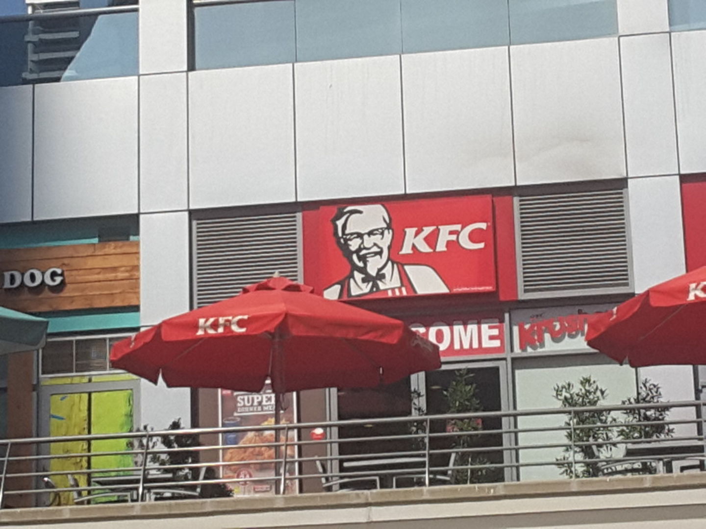 KFC(Restaurants & Bars) in Jumeirah Lake Towers (Al Thanyah 5), Dubai ...