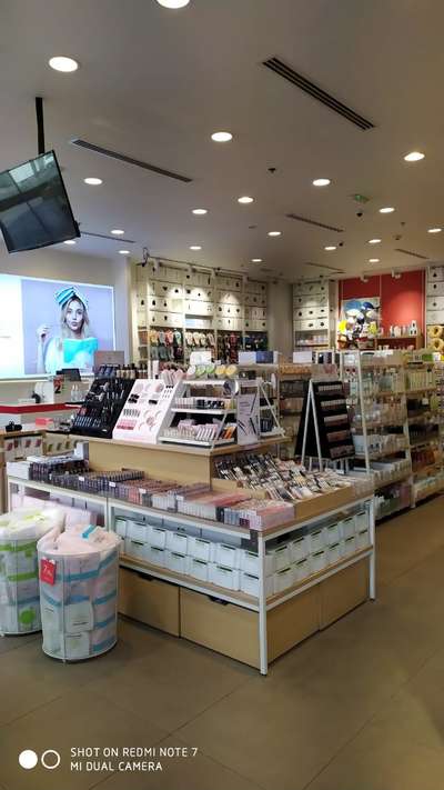 Miniso(Art & Craft Products) in Al Rigga, Dubai - HiDubai