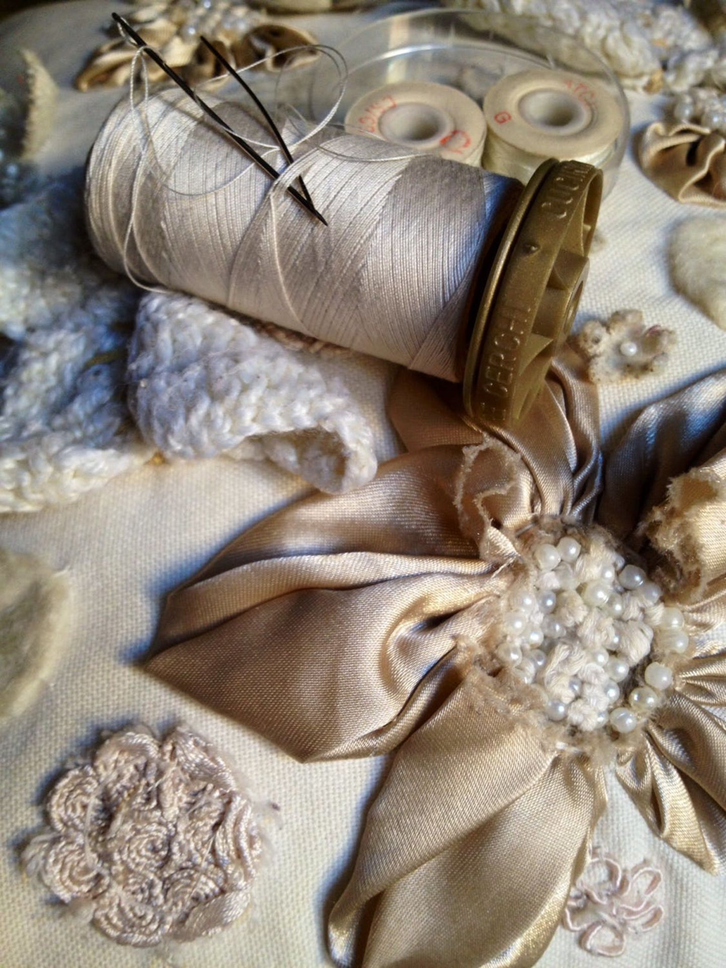 Bint Hufoof Tailoring & Embroidery(Tailoring) in Hor Al Anz East, Dubai ...