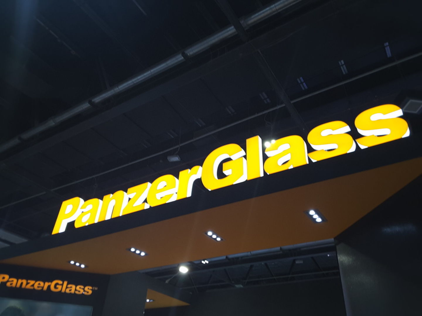 Panzer Glass(Distributors & Wholesalers) in Business Bay, Dubai - HiDubai