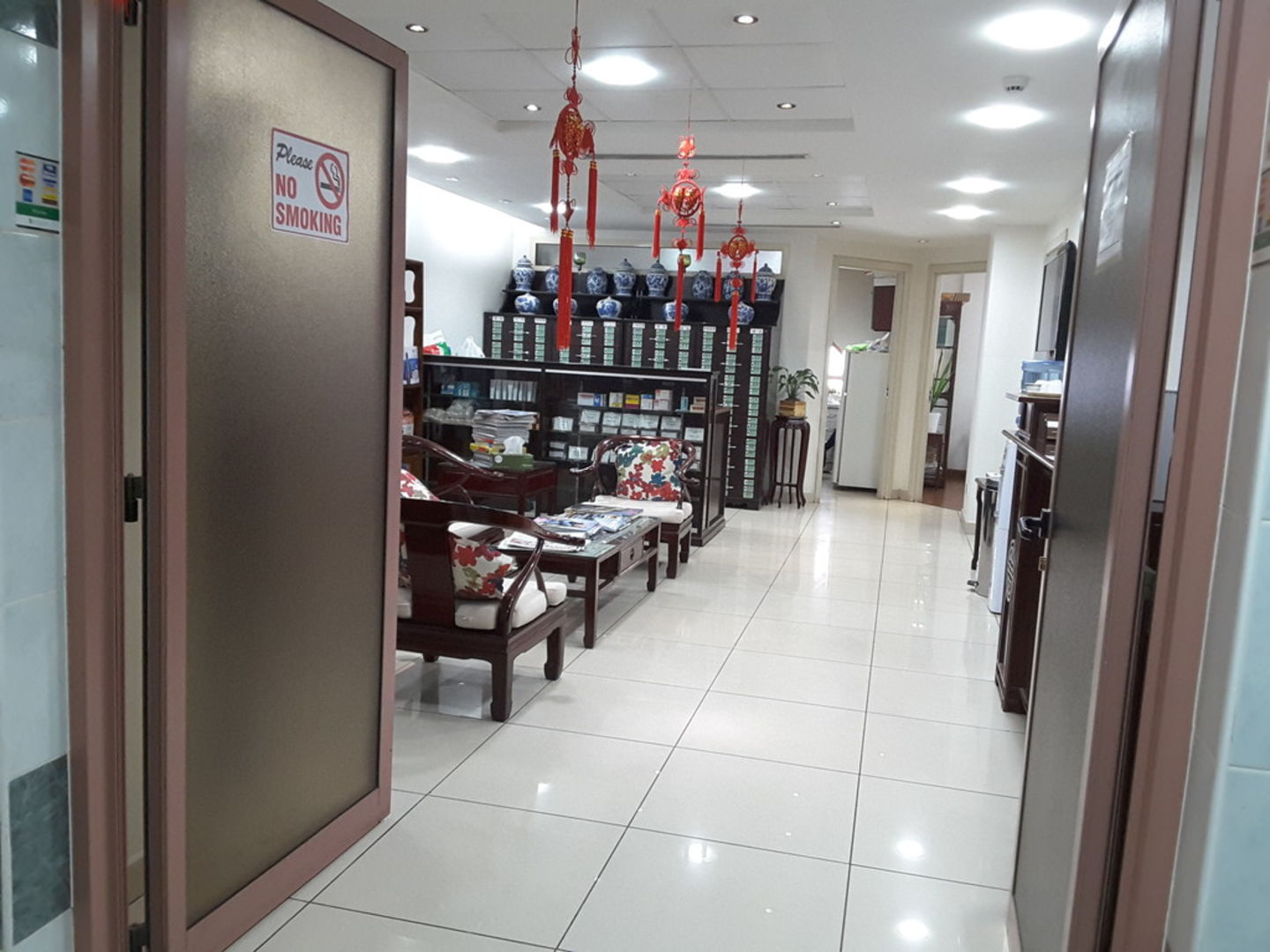 Shanghai Medical Clinic(Hospitals & Clinics) in Al Wasl, Dubai - HiDubai