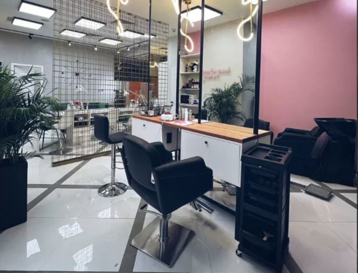 Sugar Beauty Salon(Beauty Salons) in Jumeirah Beach Residence (Marsa Dubai), Dubai - HiDubai