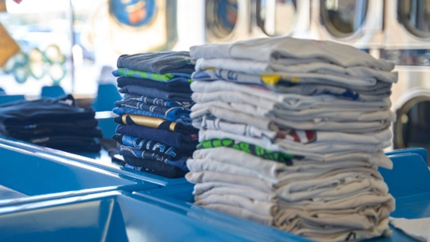 Barari Golden Falcon Laundry(Laundry) in Wadi Al Safa 3, Dubai - HiDubai