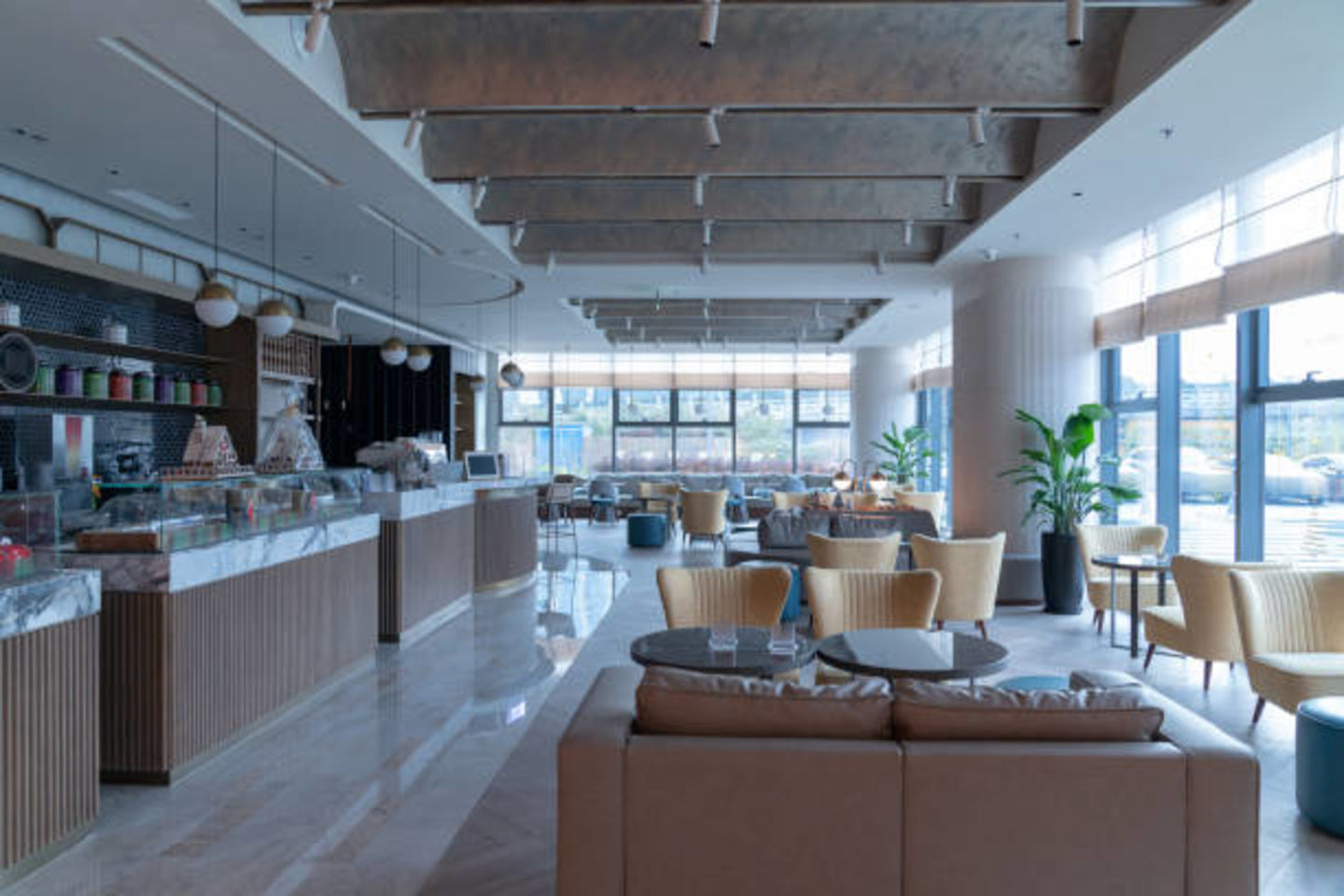 Lobby Cafe(Coffee Shops) in Corniche Deira, Dubai - HiDubai