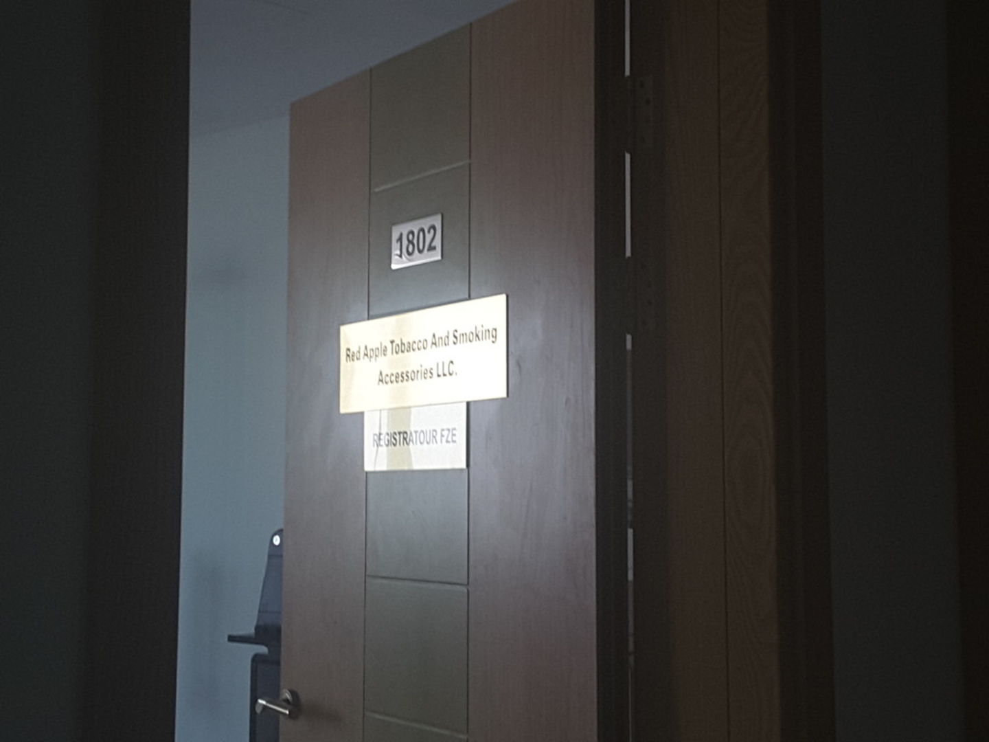 Red Apple Tobacco And Smoking Accessories Trading(Distributors ...