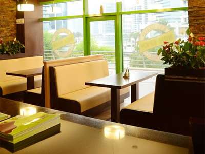 Iceberg Cafe(Restaurants & Bars) in Jumeirah Lake Towers (Al Thanyah 5 ...