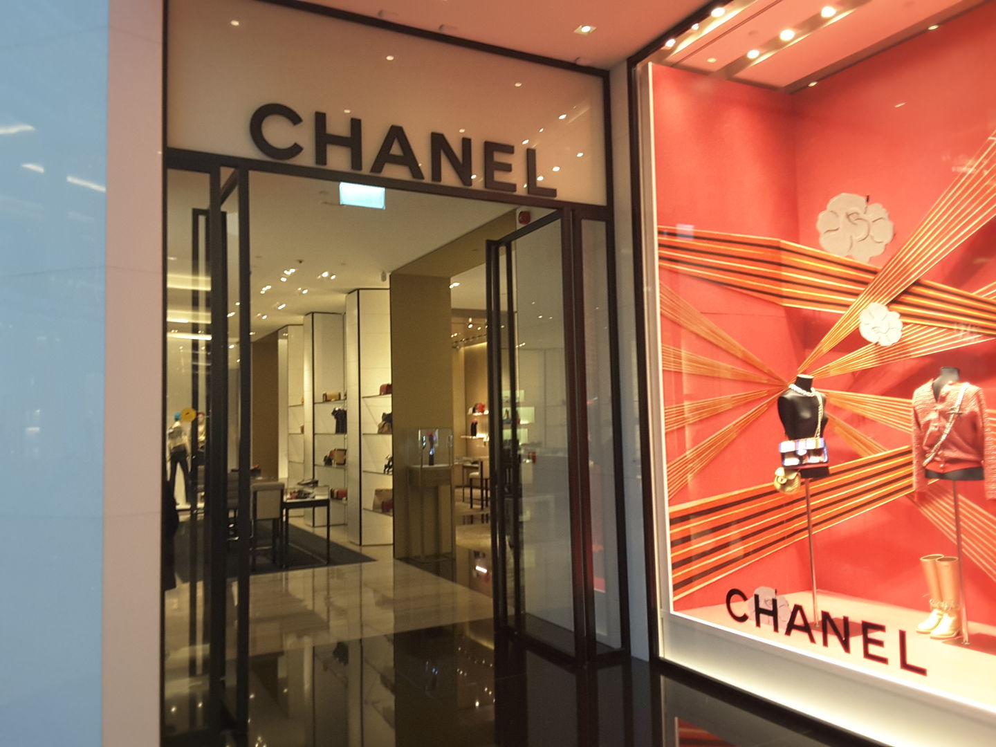 Chanel(Apparel) in Al Barsha 1, Dubai - HiDubai