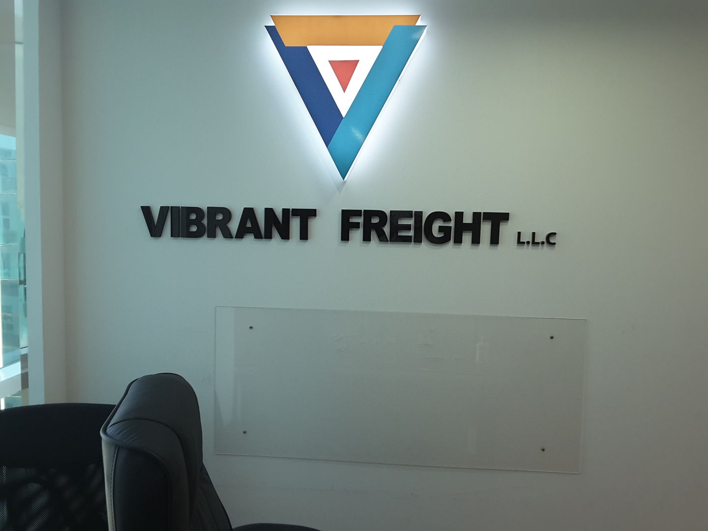 Vibrant Freight(Air Cargo Services) in Al Karama, Dubai - HiDubai